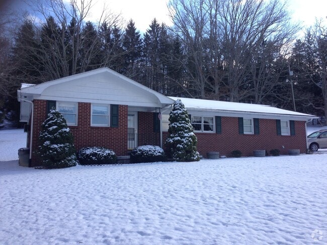 Apartments For Rent in Dailey, WV with High Ceilings - 3 Rentals ...