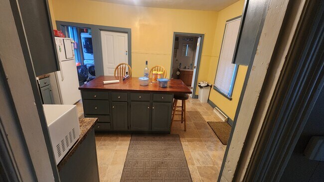 766 W Howard St Unit 766 bedroom 2, Winona, MN 55987 - 766 W Howard St ...