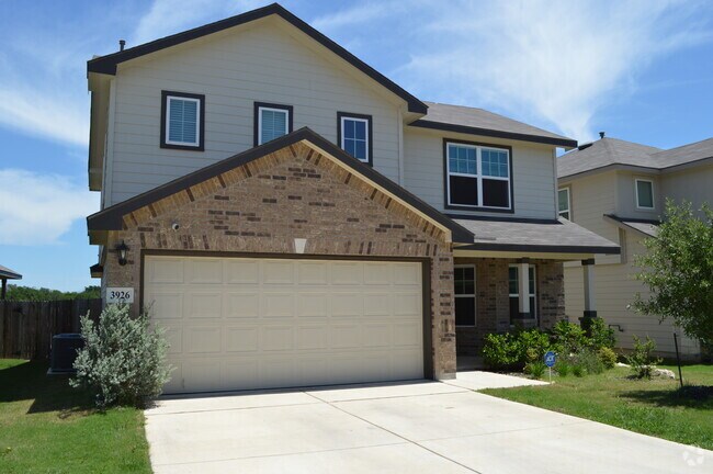 Far North San Antonio Apartments for Rent with Extra Storage - Spring ...