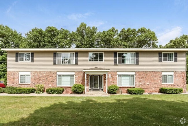 Apartments for Rent with a Balcony in Brandon MI