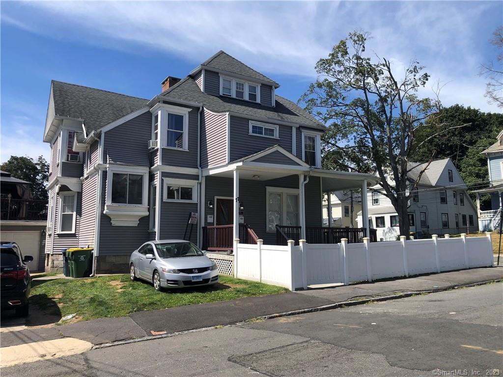 77 Chestnut Ave Unit 2, Waterbury, CT 06710 - Room for Rent in ...