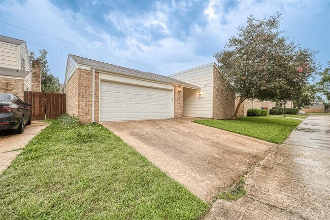 12021 Champion Forest Dr, Houston, TX 77066 - House Rental in Houston ...