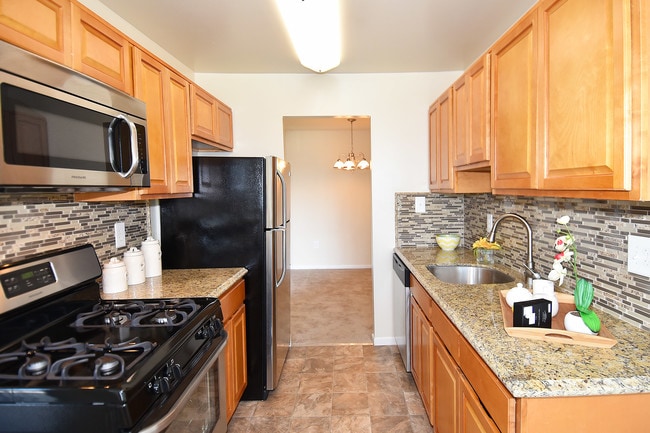Montgomery Trace Apartment Homes - Silver Spring, MD | Apartments.com