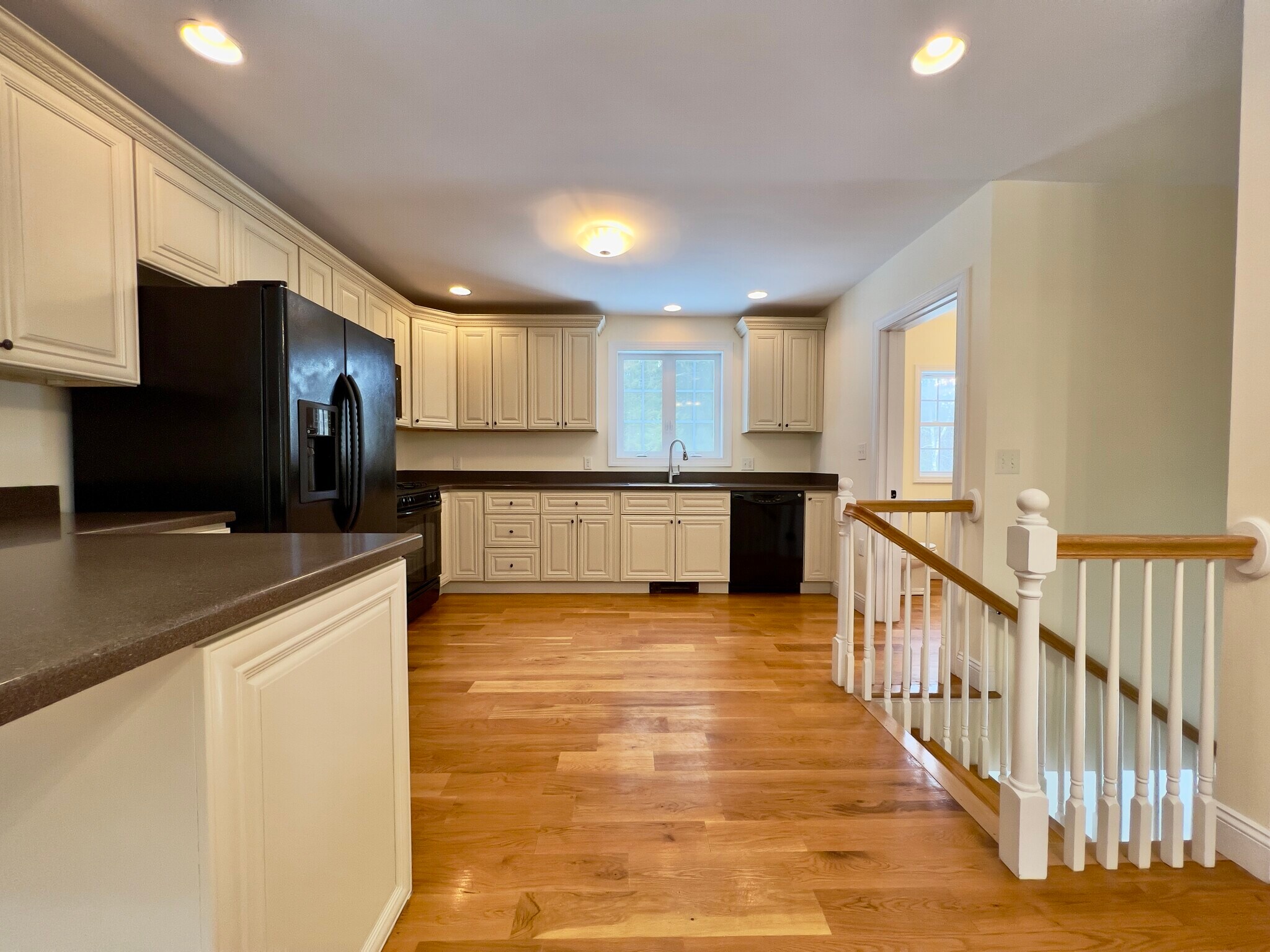 16 Critchett Rd, Raymond, NH 03077 - Townhome Rentals in Raymond NH ...