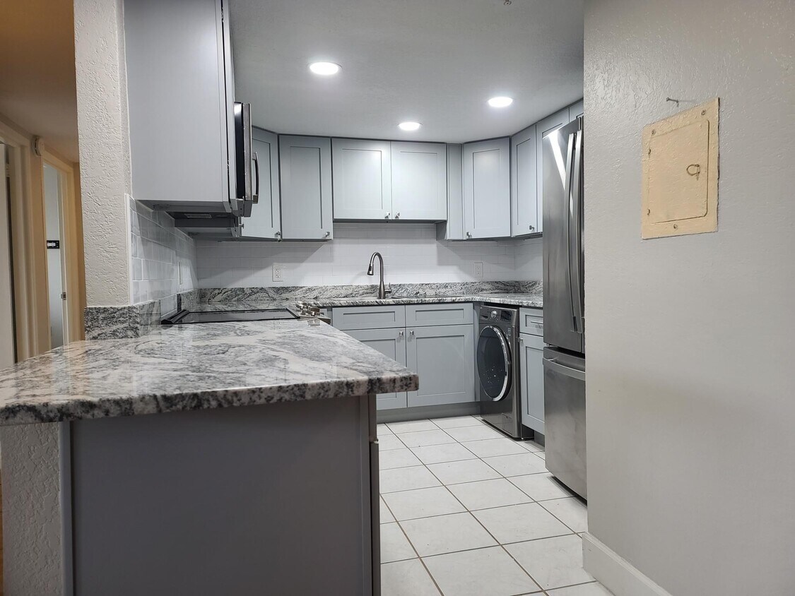470 3rd St S Unit 201, Saint Petersburg, FL 33701 - Condo for Rent in ...