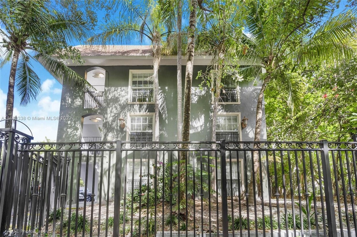 3245 Virginia St, Miami, FL 33133 - Condo for Rent in Miami, FL ...