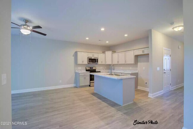 363 S Stingray Ln, Sneads Ferry, NC 28460 - Townhome Rentals in Sneads ...