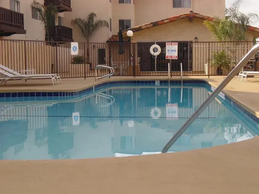 Chateau Garnet Apartments - 3707 Garnet St Torrance, CA 90503 ...