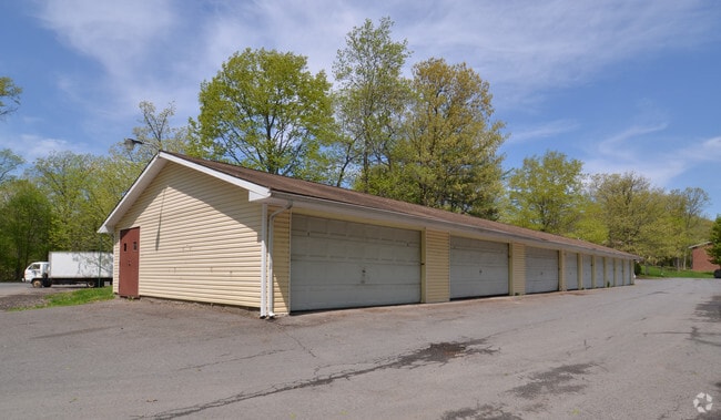 Oakbrook Manor Apartments - Ravena, NY | Apartments.com