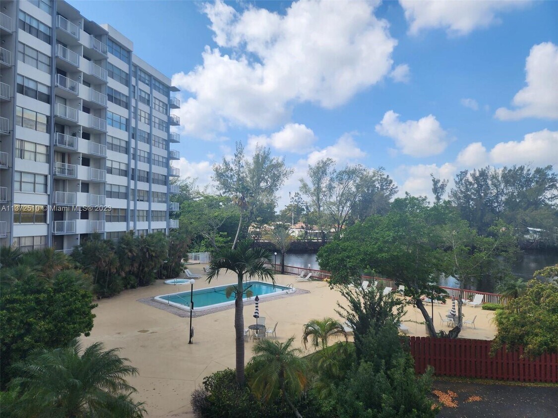 1300 NE Miami Gardens Dr, Miami, FL 33179 - Condo for Rent in Miami, FL | Apartments.com