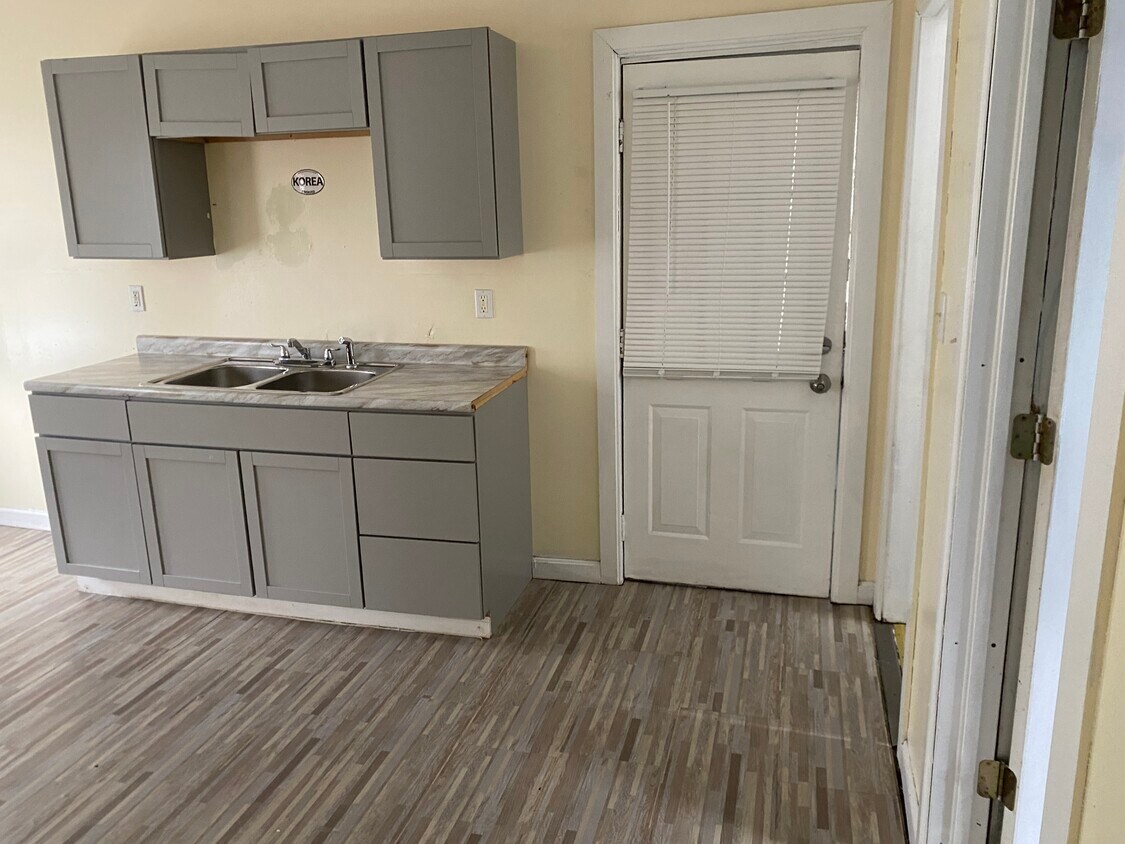 7917 Korman Ave Unit B, Cleveland, OH 44103 - 7917 Korman Ave Cleveland ...