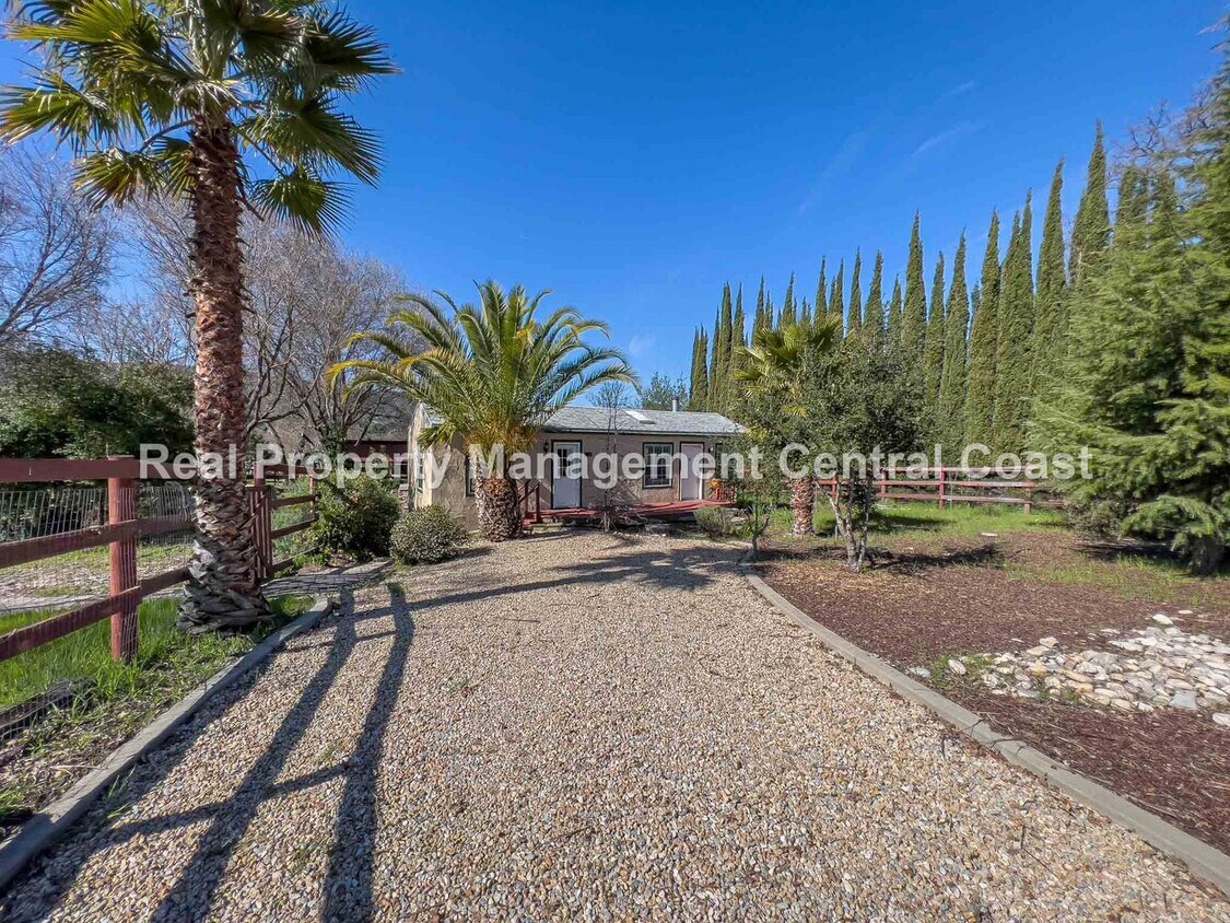 9393 Eagle Vista Way Unit Cottage, Atascadero, CA 93422 - Room for Rent ...