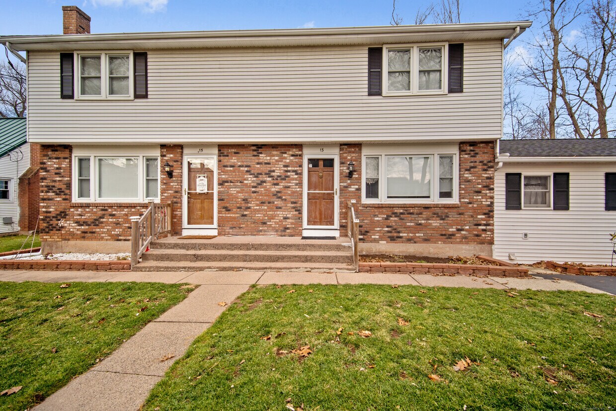 13 Overland St, Manchester, CT 06040 - Room for Rent in Manchester, CT ...