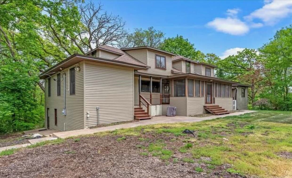 2015 Grove Ln, Cary, IL 60013 - House Rental in Cary, IL | Apartments.com