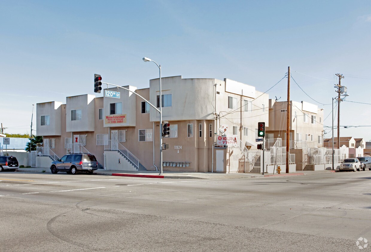 South View (Main) - 11924 S Main St Los Angeles, CA 90061 | Apartments.com