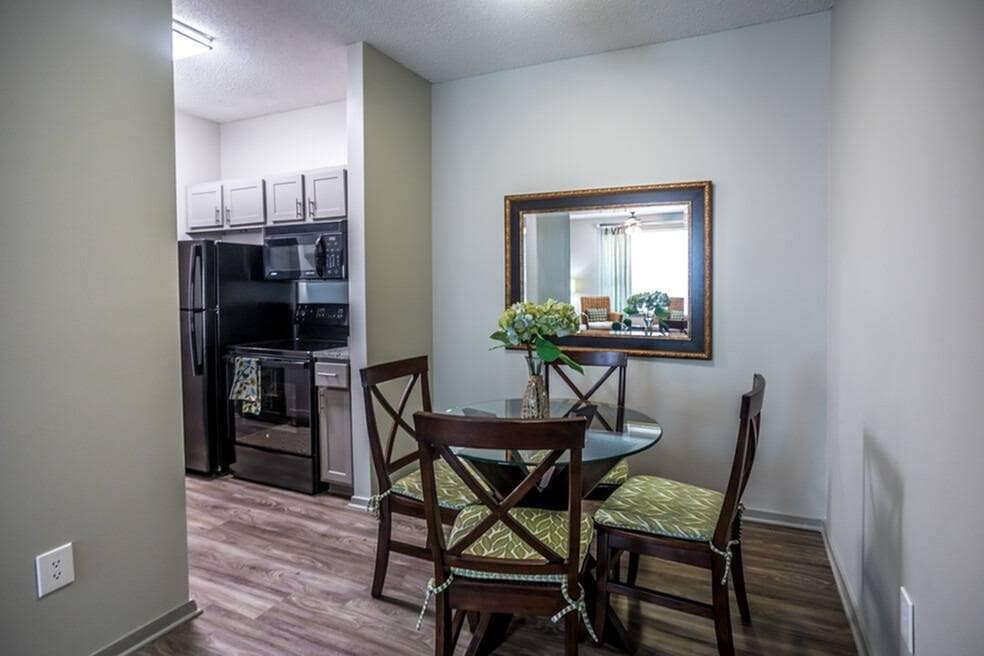Bailey Creek Apartment Homes - 1907 Bailey Woods Dr N Collierville, TN ...