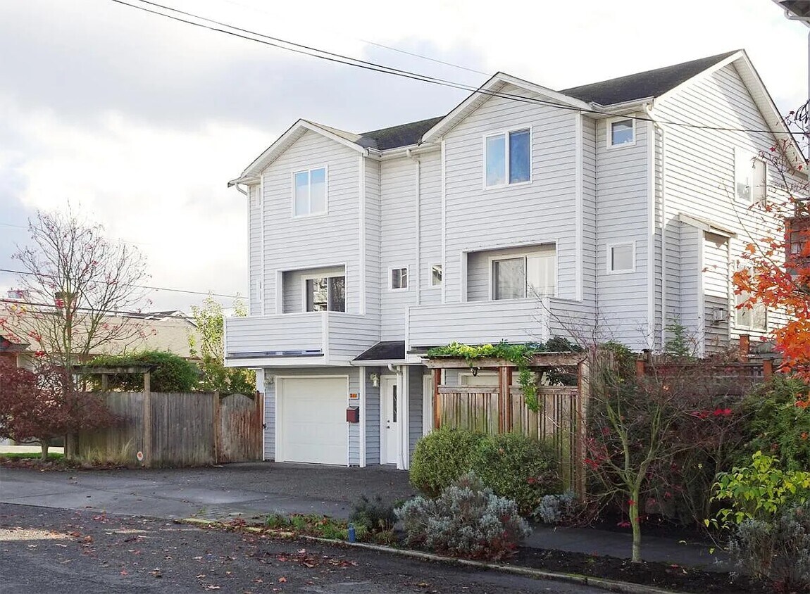 819 NE 65th St, Seattle, WA 98115 - House Rental in Seattle, WA ...