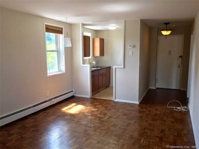 140 Grove St Unit APT 4H, Stamford, CT 06901 - Condo for Rent in ...