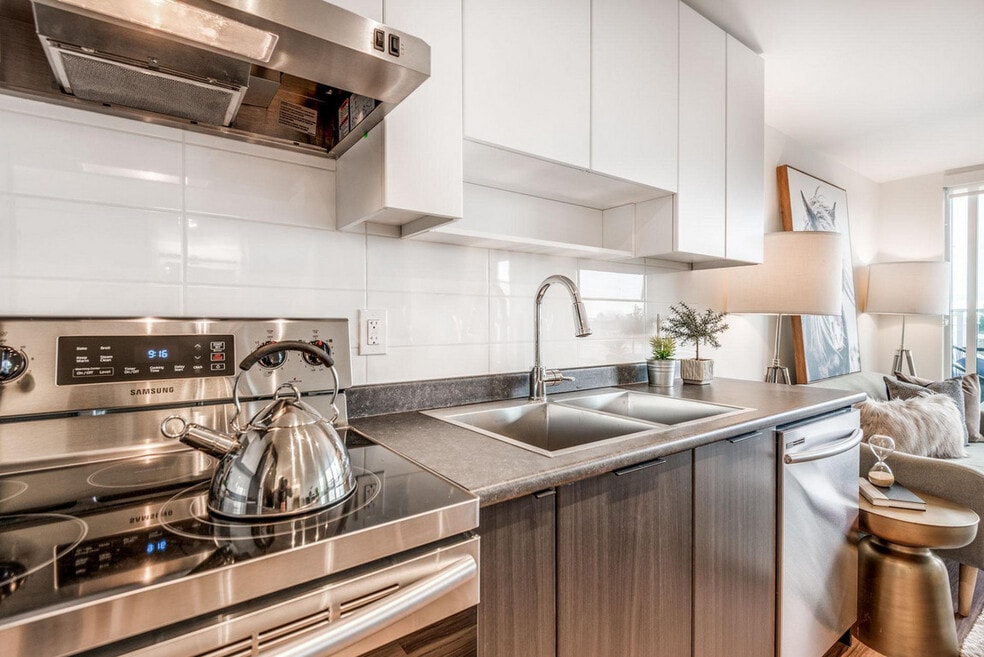 Alexander Street Community Apartments - 111 Princess Ave Vancouver, BC ...