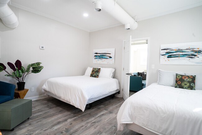 789 Cameron Madison Alexander Blvd NW Unit QUEEN SUITE, Atlanta, GA ...