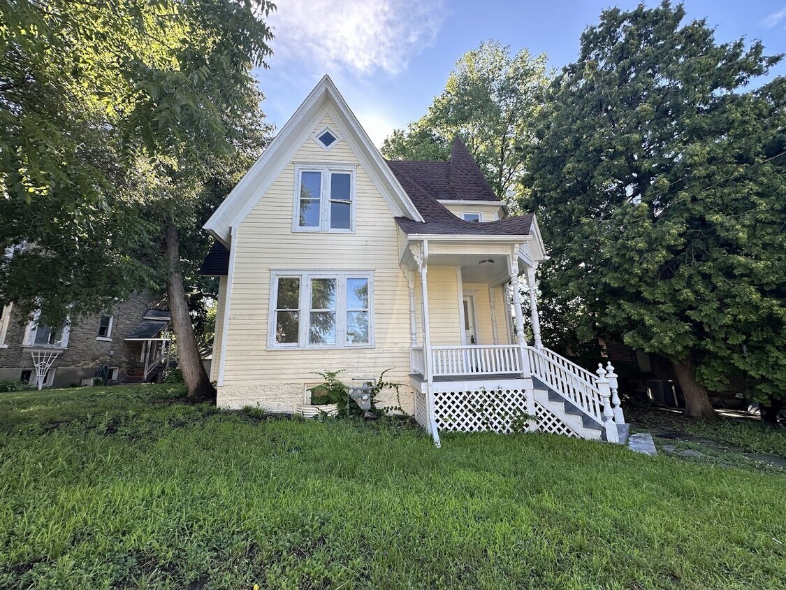 338 S Prospect St Rockford, IL 61104 - Alquileres en Rockford, IL ...