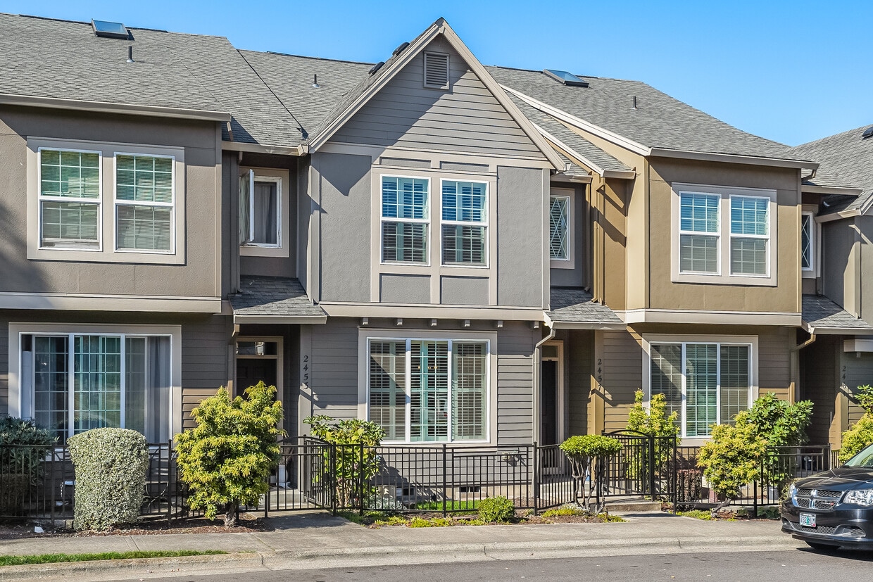 2457 NW Rogue Valley Terrace, Beaverton, OR 97006 - Townhome Rentals in ...