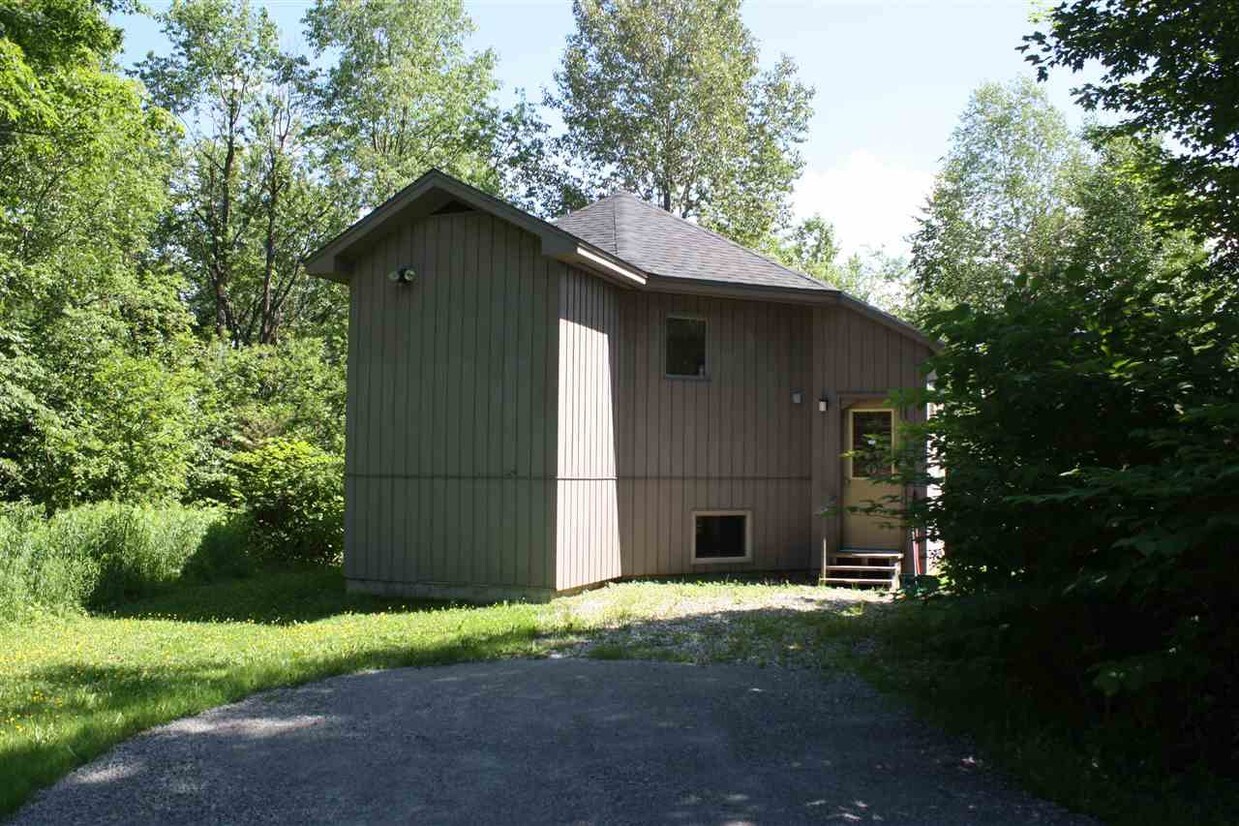 188 White Hill Loop, Morgan, VT 05853 - House Rental in Morgan, VT ...