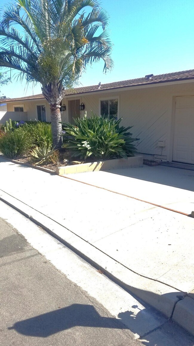 5681 Desert View Dr, San Diego, CA 92037 - House Rental in San Diego ...