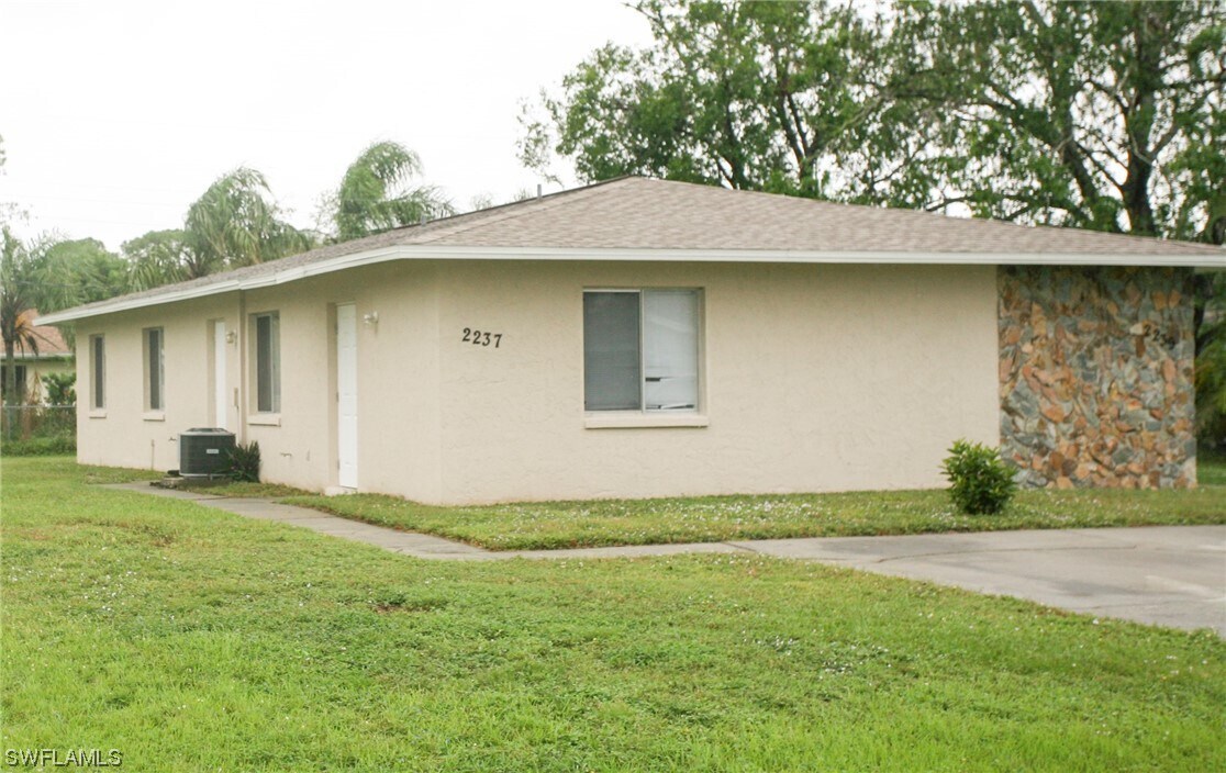 2237 Iris Way, Fort Myers, FL 33905 - Townhome Rentals in Fort Myers FL ...