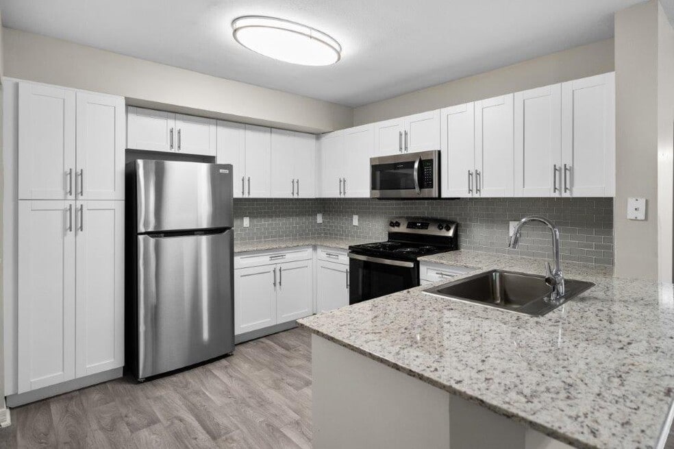 Club Lake Pointe Apartments - 555 Lakeview Dr Coral Springs, FL 33071 ...