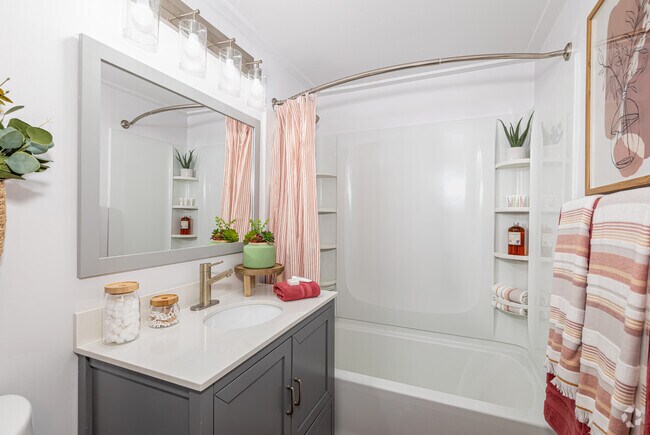 The Den Cedar Ridge Rentals in Willington at 43 Burt Latham Rd ...