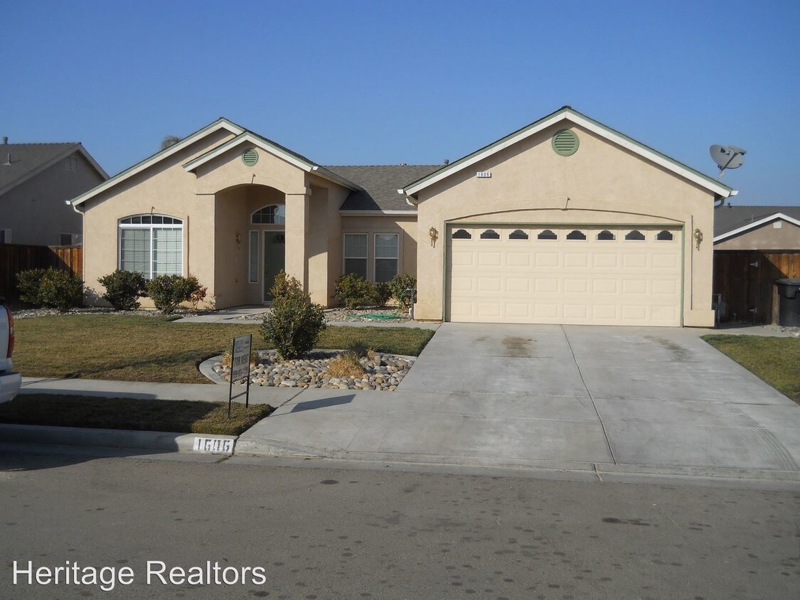 1606 Redbud St, Lemoore, CA 93245 - House Rental in Lemoore, CA ...