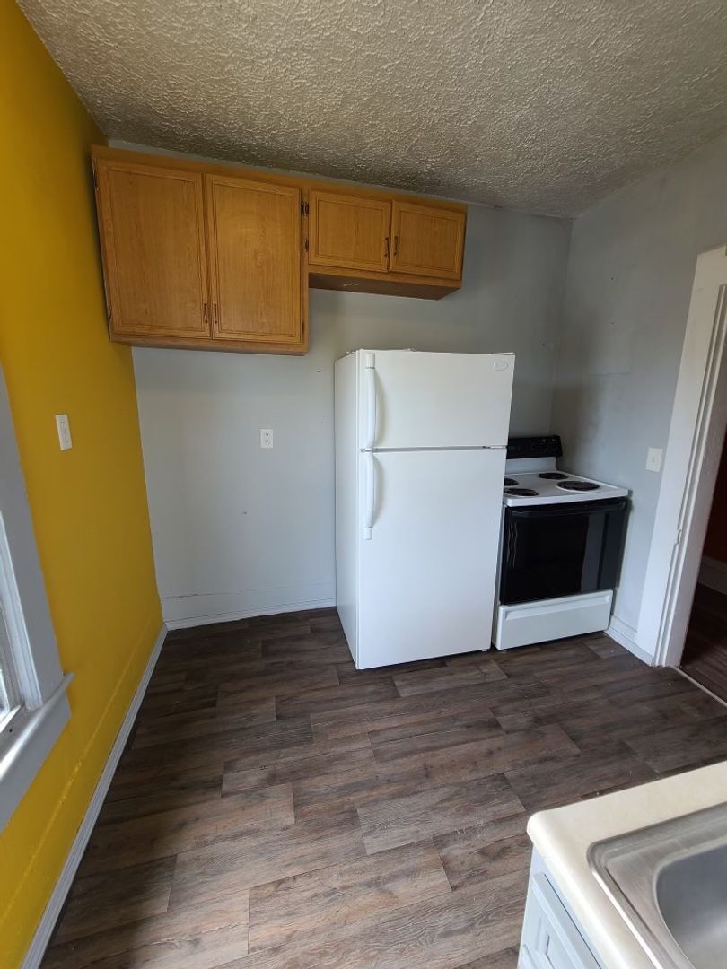 225 S East St Unit 225 1/2, Lebanon, IN 46052 - Room for Rent in ...