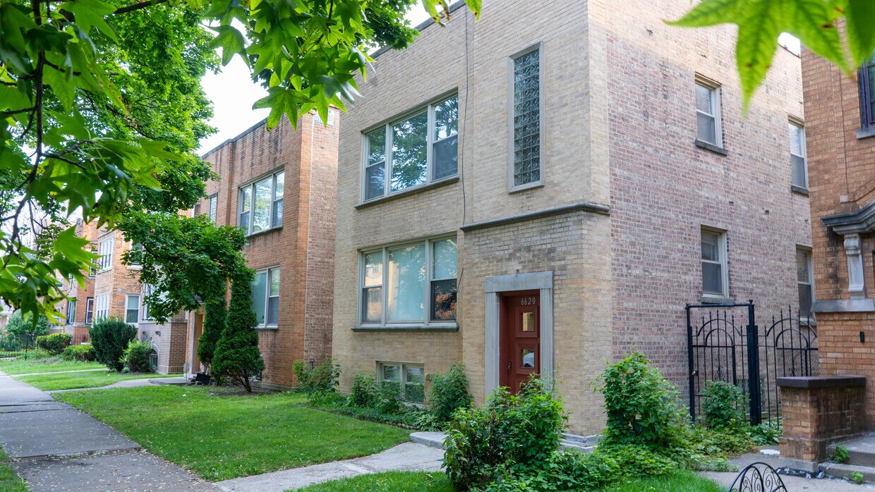 6620 N Campbell Ave, Chicago, IL 60645 - House Rental in Chicago, IL ...