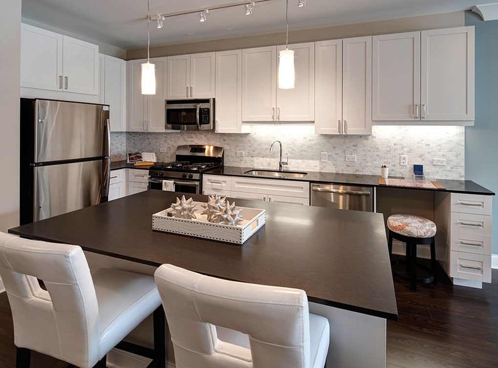 AMLI Deerfield - 1525 Lake Cook Rd Deerfield, IL 60015 | Apartments.com