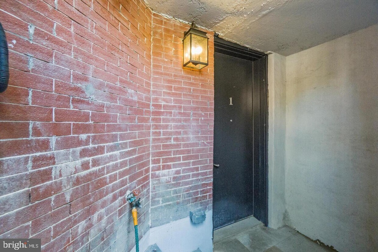 2035 13th St NW Unit 1, Washington, DC 20009 - Room for Rent in ...