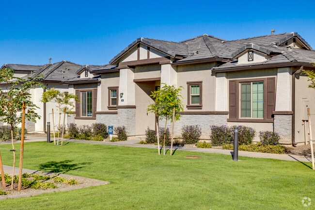 Sheely Farms Apartments for Rent with a Walk-In Closet - Phoenix, AZ ...