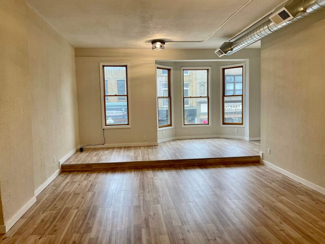 333 Main St Unit 1, Racine, WI 53403 - Room for Rent in Racine, WI ...