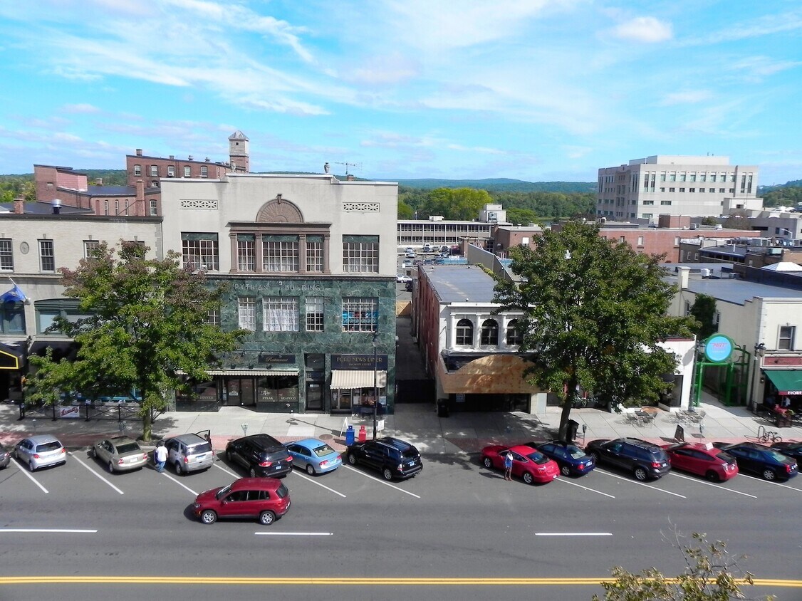 353 Main St, Middletown, CT 06457 - Townhome Rentals in Middletown CT | Apartments.com