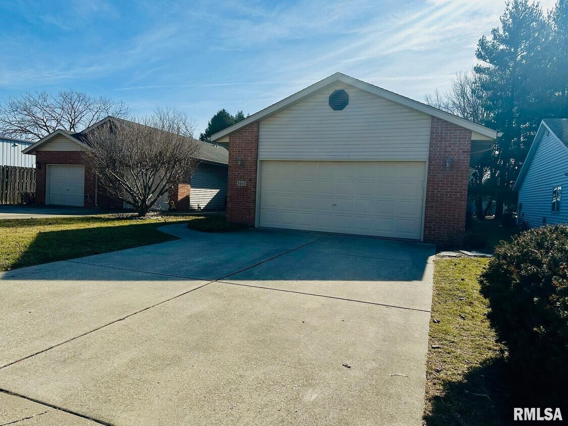 3010 Cameron Dr, Springfield, IL 62704 - Townhome Rentals in ...