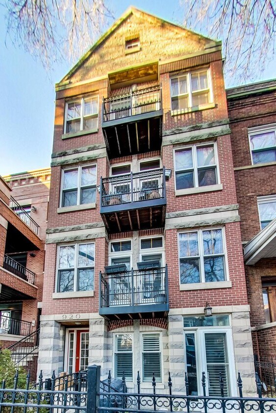920 W Wolfram St Unit 1F, Chicago, IL 60657 - Condo for Rent in Chicago ...