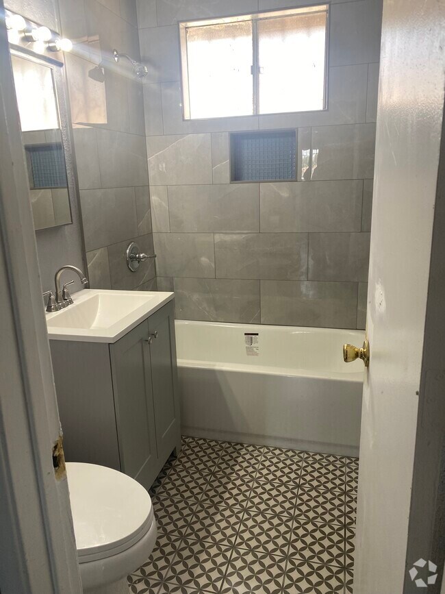 Downtown Compton Apartments for Rent with a Yard - Compton, CA - 1 ...