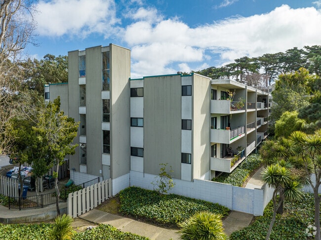 Clubview Apartment Homes - Apartments in South San Francisco, CA ...