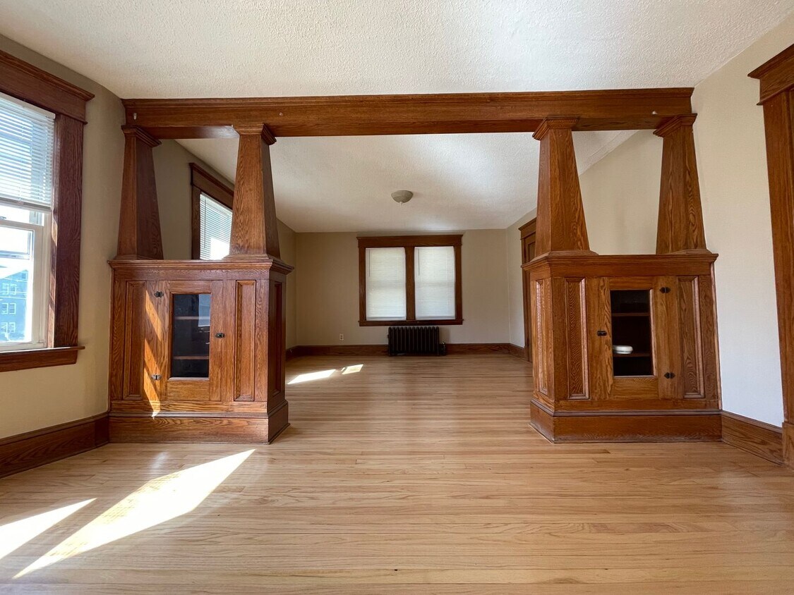 435 Springfield St Unit Second Floor, Chicopee, MA 01013 - Room for ...