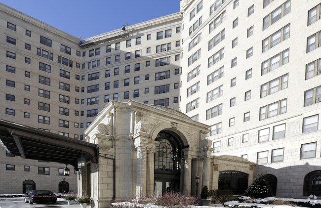 Windermere House Apartments - Chicago, IL | Apartments.com