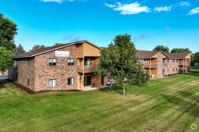 Bowlus MN Condos for Rent with Garages