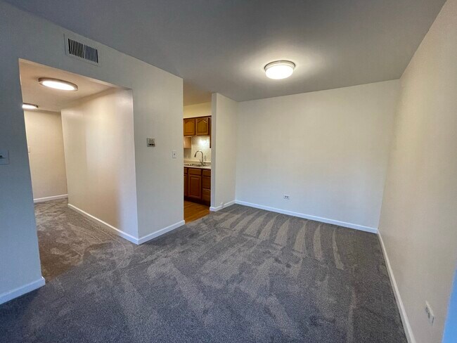 6180 Knoll Ln Ct Unit 101, Willowbrook, IL 60527 - Condo for Rent in ...