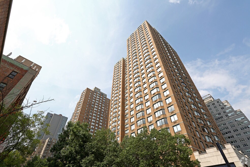 One Lincoln Plaza Rentals - New York, NY | Apartments.com