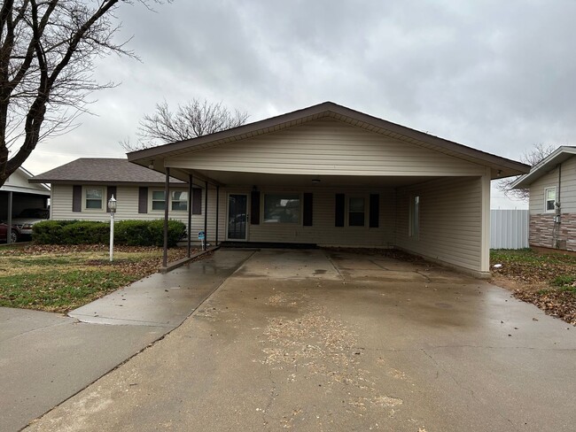 1025 W Terry St, Slaton, TX 79364 - House Rental in Slaton, TX ...