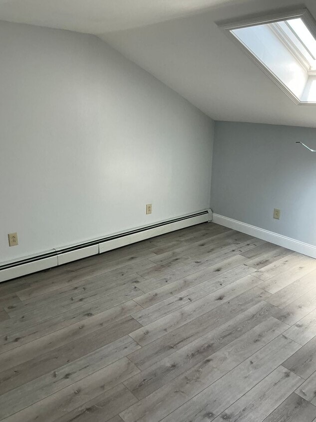 558 Riverside Dr Unit BUILDING 2 201, Augusta, ME 04330 - Room for Rent ...